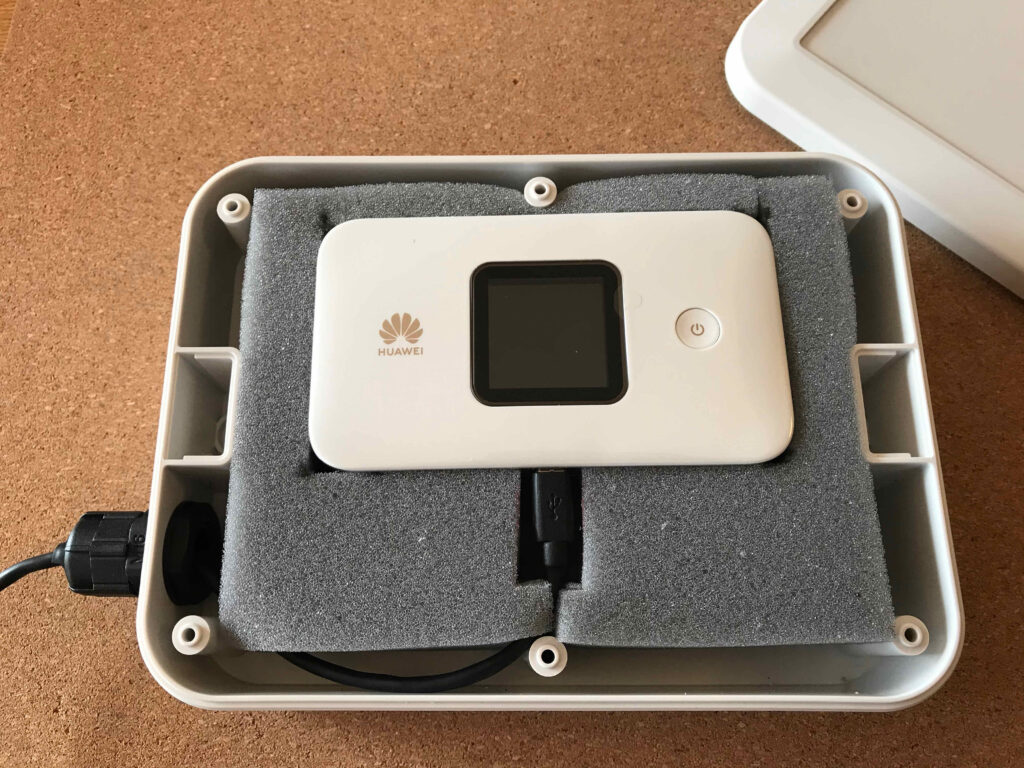 モバイルWi-Fiルータを屋外に設置するためのケースをつくる - MSR合同会社