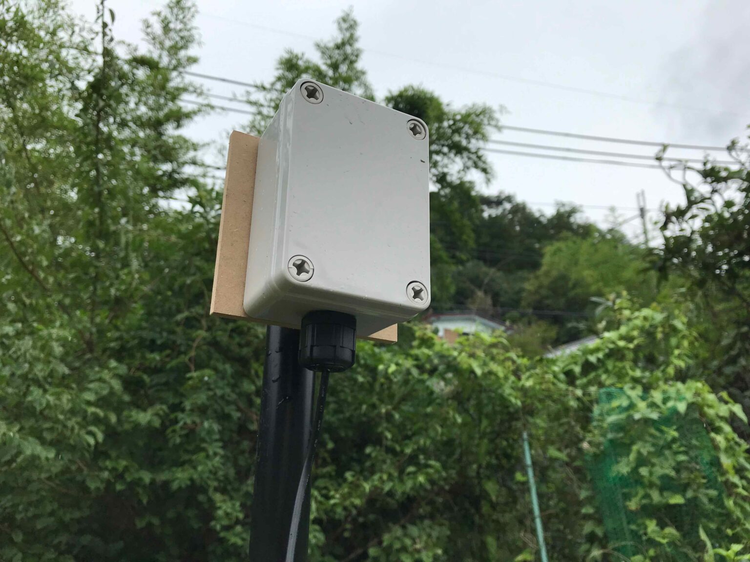 Wi-Fi中継機を畑に設置する - MSR合同会社