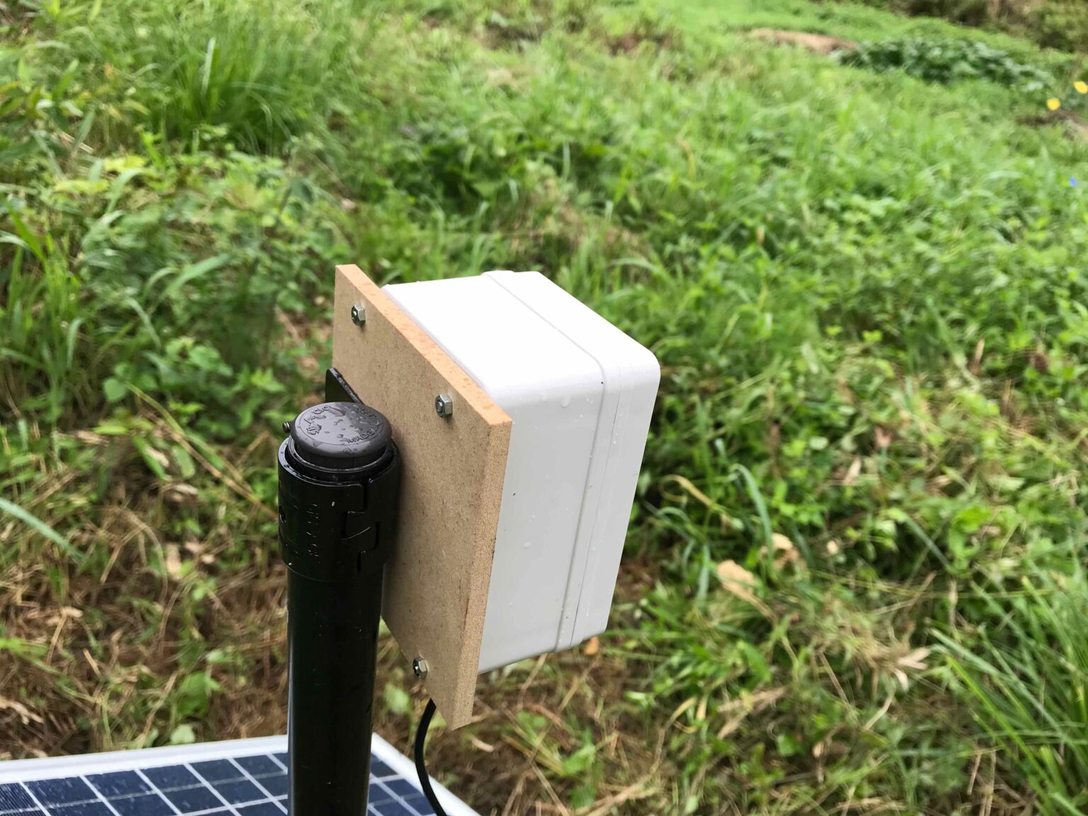 Wi-Fi中継機を畑に設置する - MSR合同会社